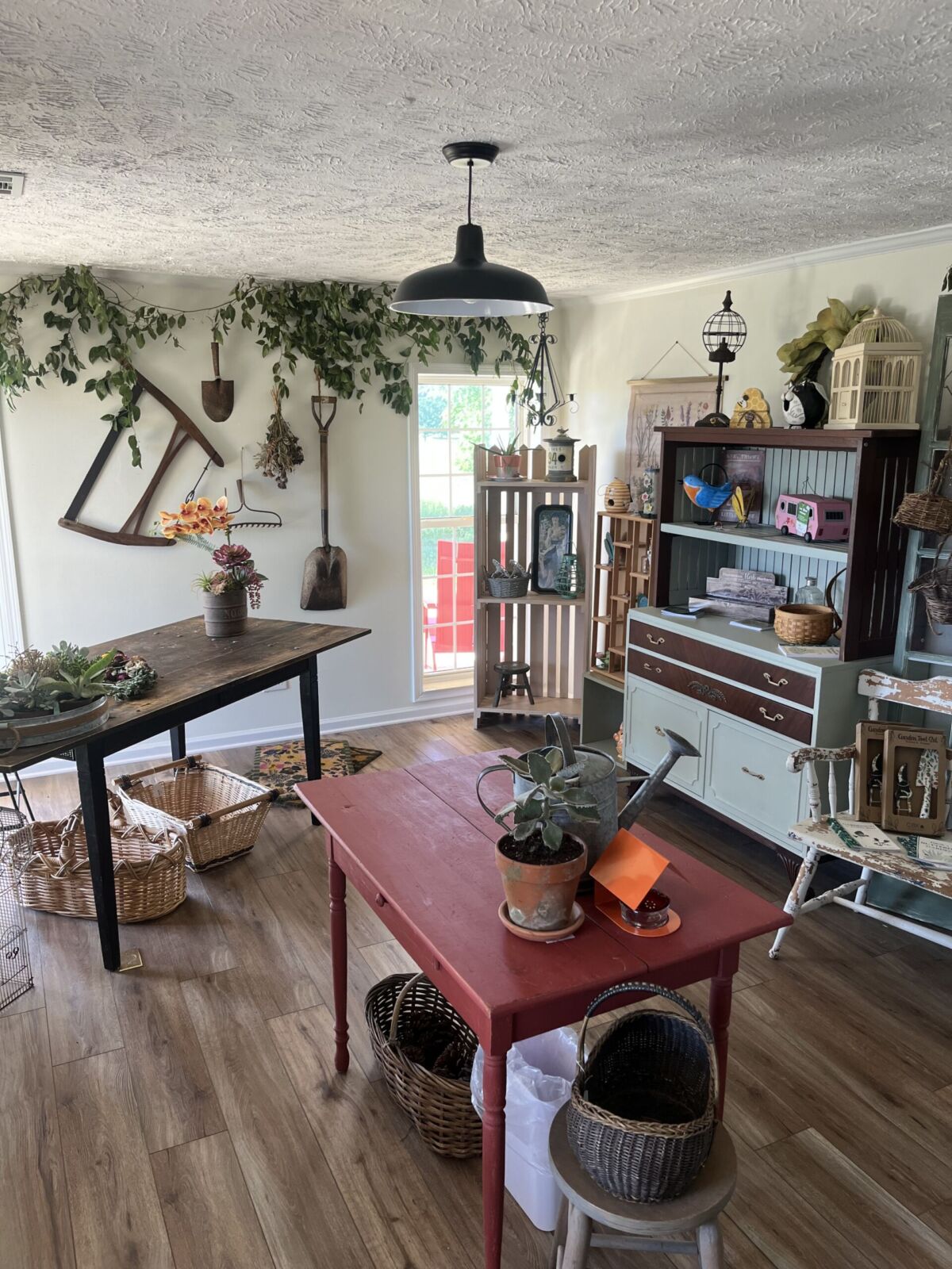 The Farmhouse Garden Center - Daniel Stowe Conservancy